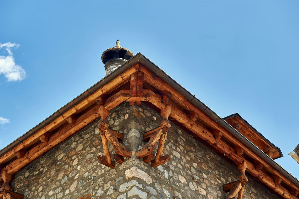 Travaux d'installation de chéneau : la pente est le sujet crucial